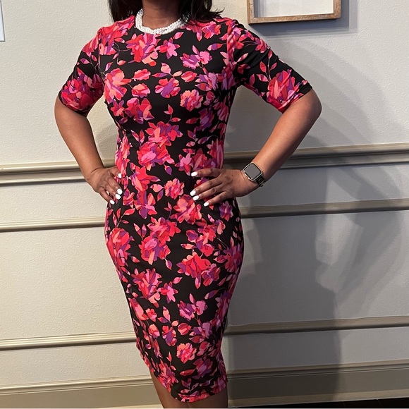 London Times | Dresses | Chic Fitted Dress With Modern Floral Print ...